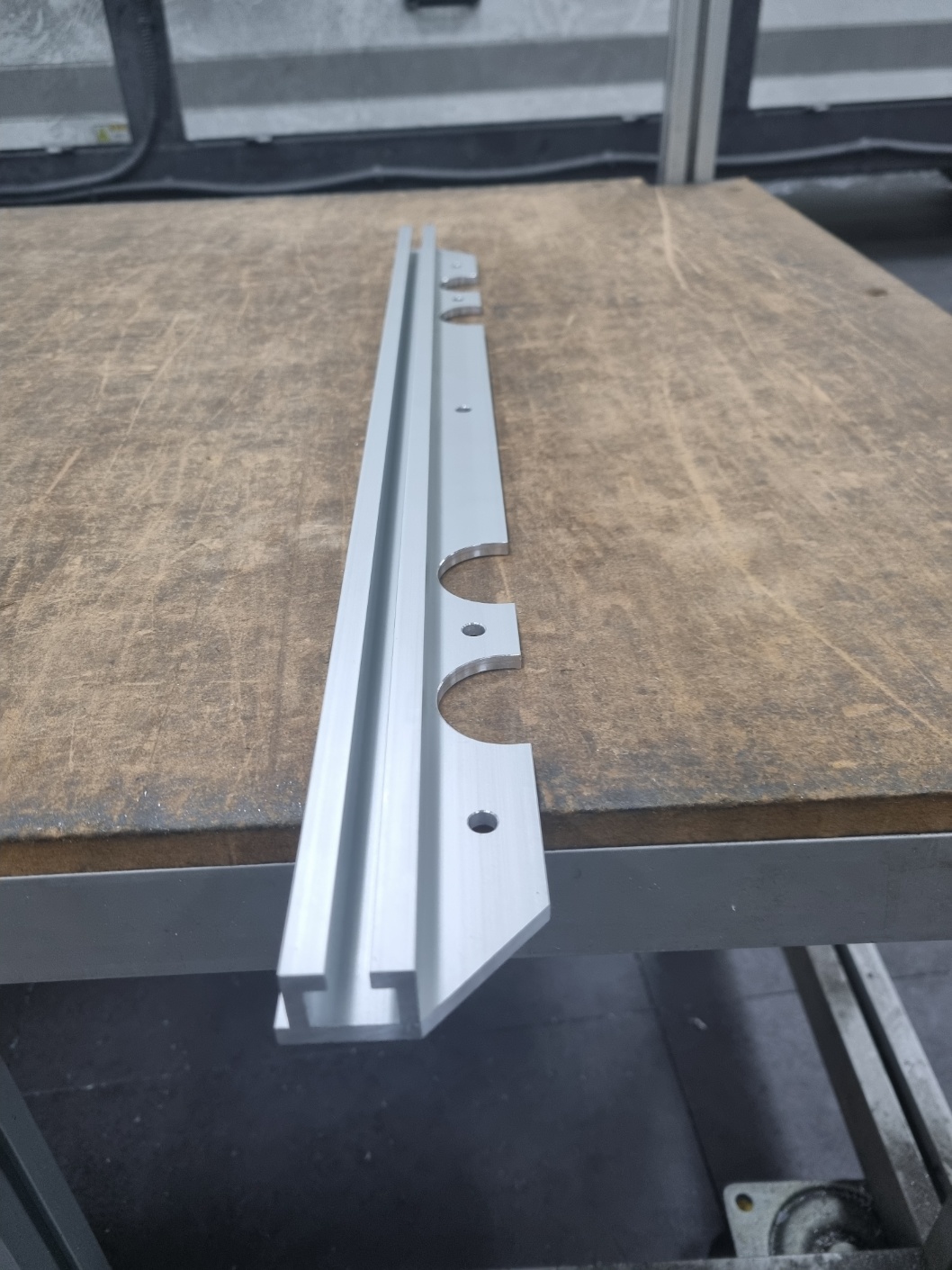 압출 가공 사례 > 제작사례 | KH SYSTEM